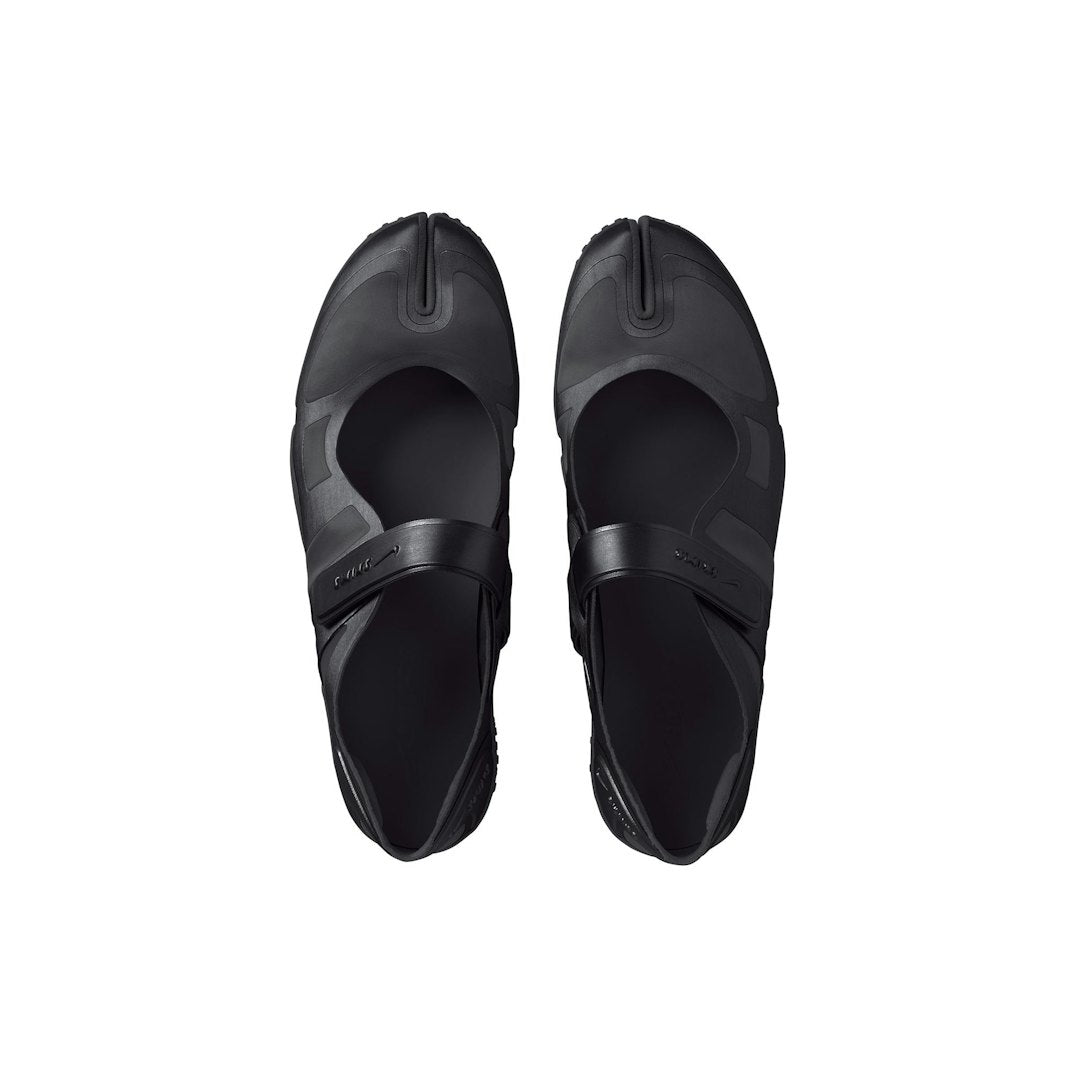 NikeSKIMS FOOTWEAR RIFT SATIN | BLACK | SKIMS MÉXICO