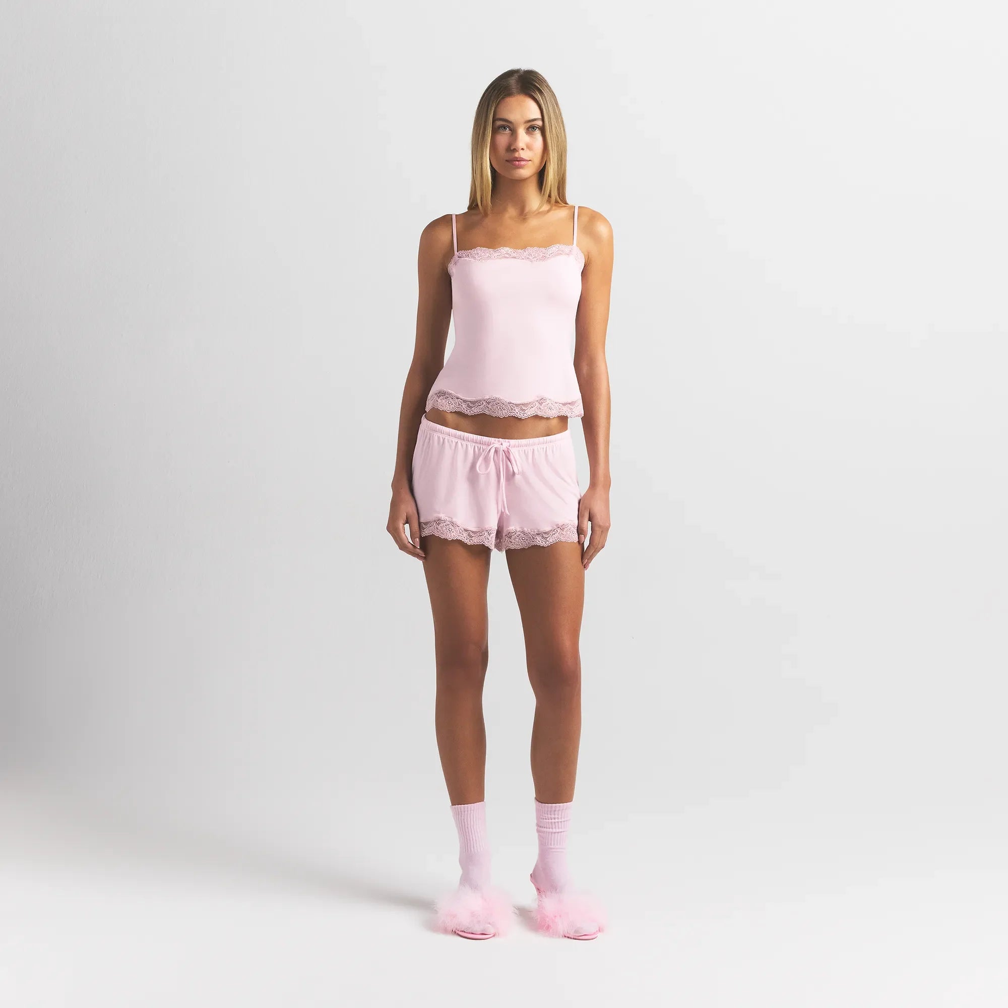 SKIMS SLEEP LACE CAMI AND SHORT SET | BLOOM | SKIMS MÉXICO